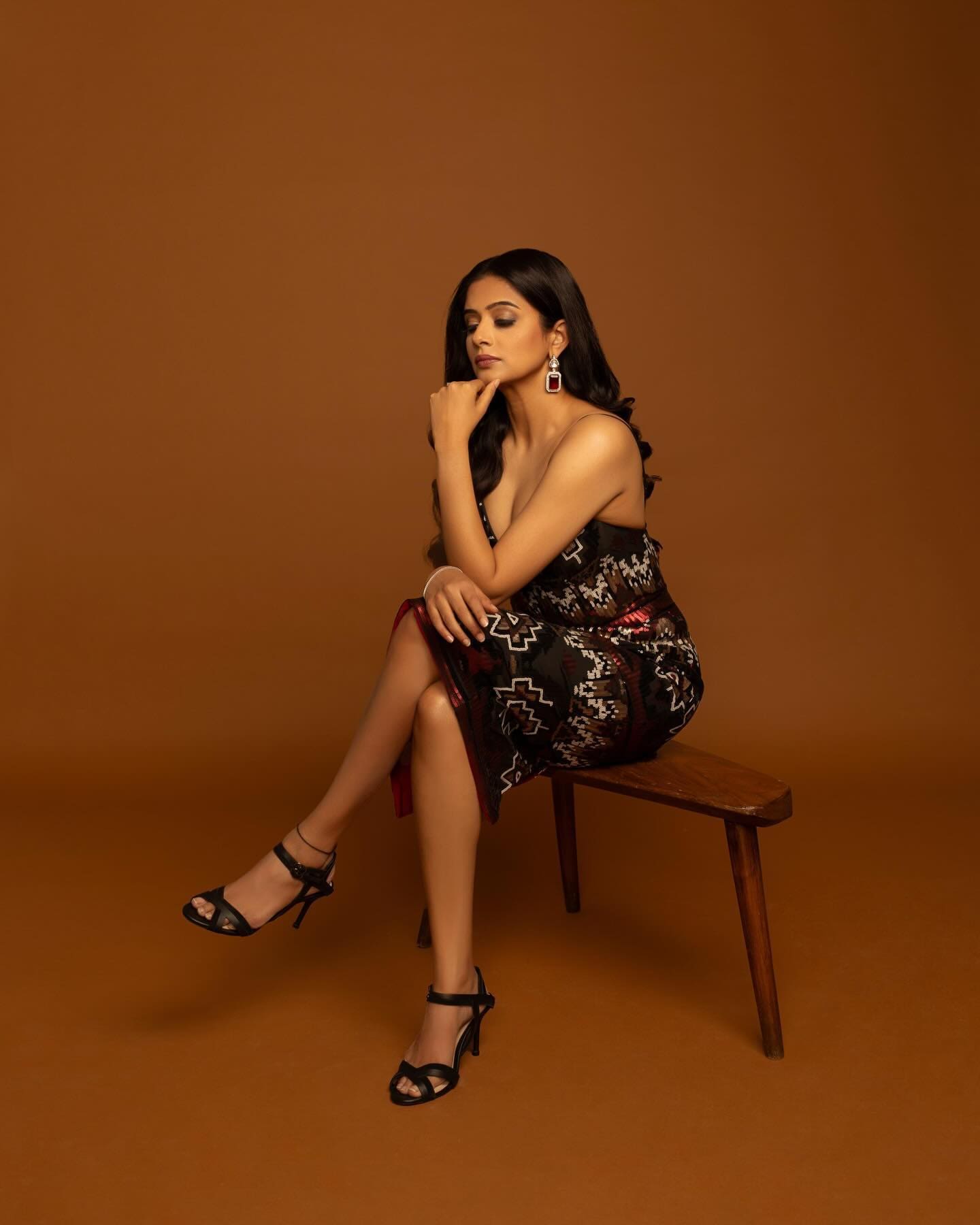 Priyamani's Latest Photoshoot: Beauty And Grace - TrackTollywood